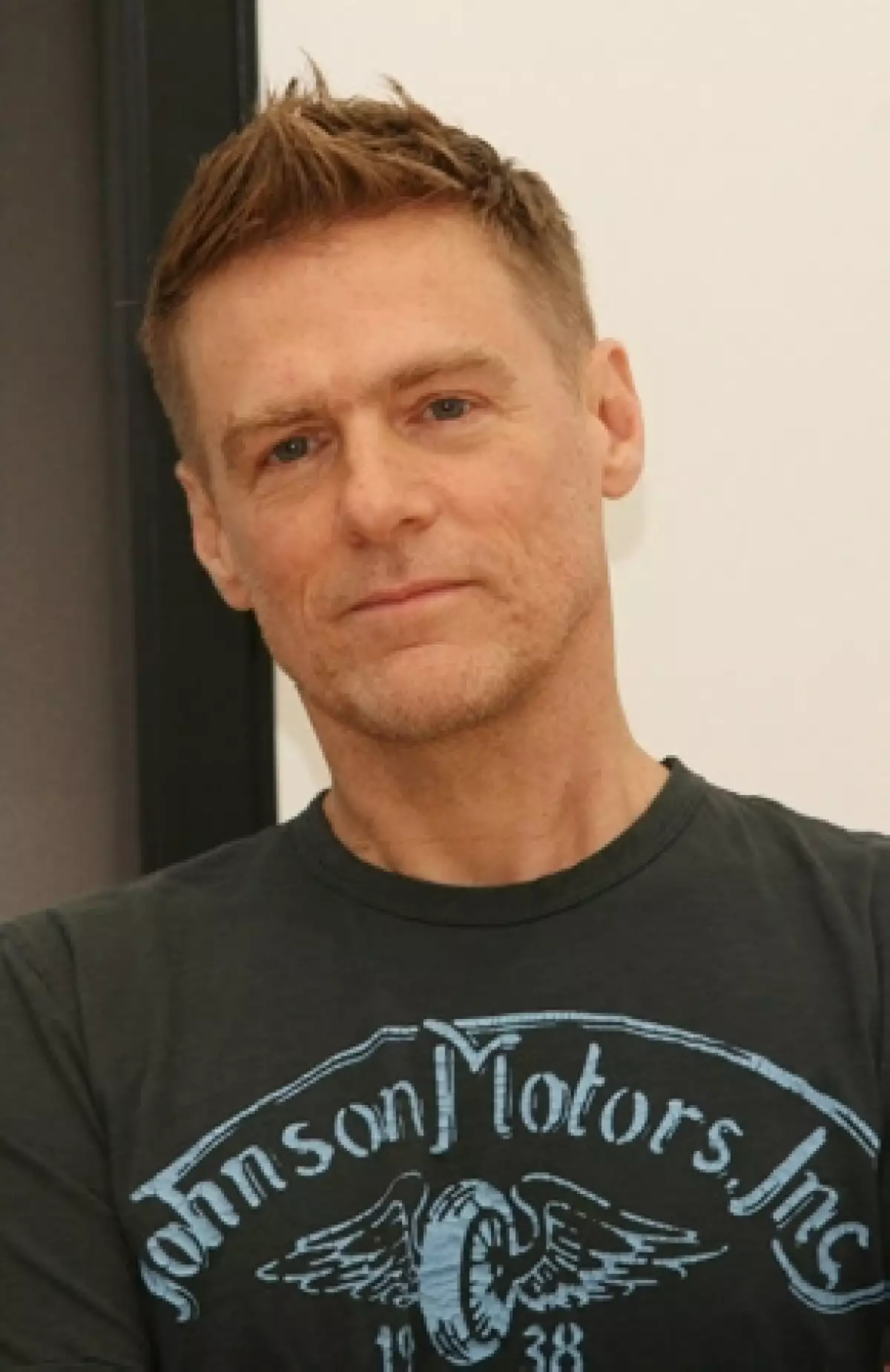 A sus 51 años Bryan Adams se estrena como papá