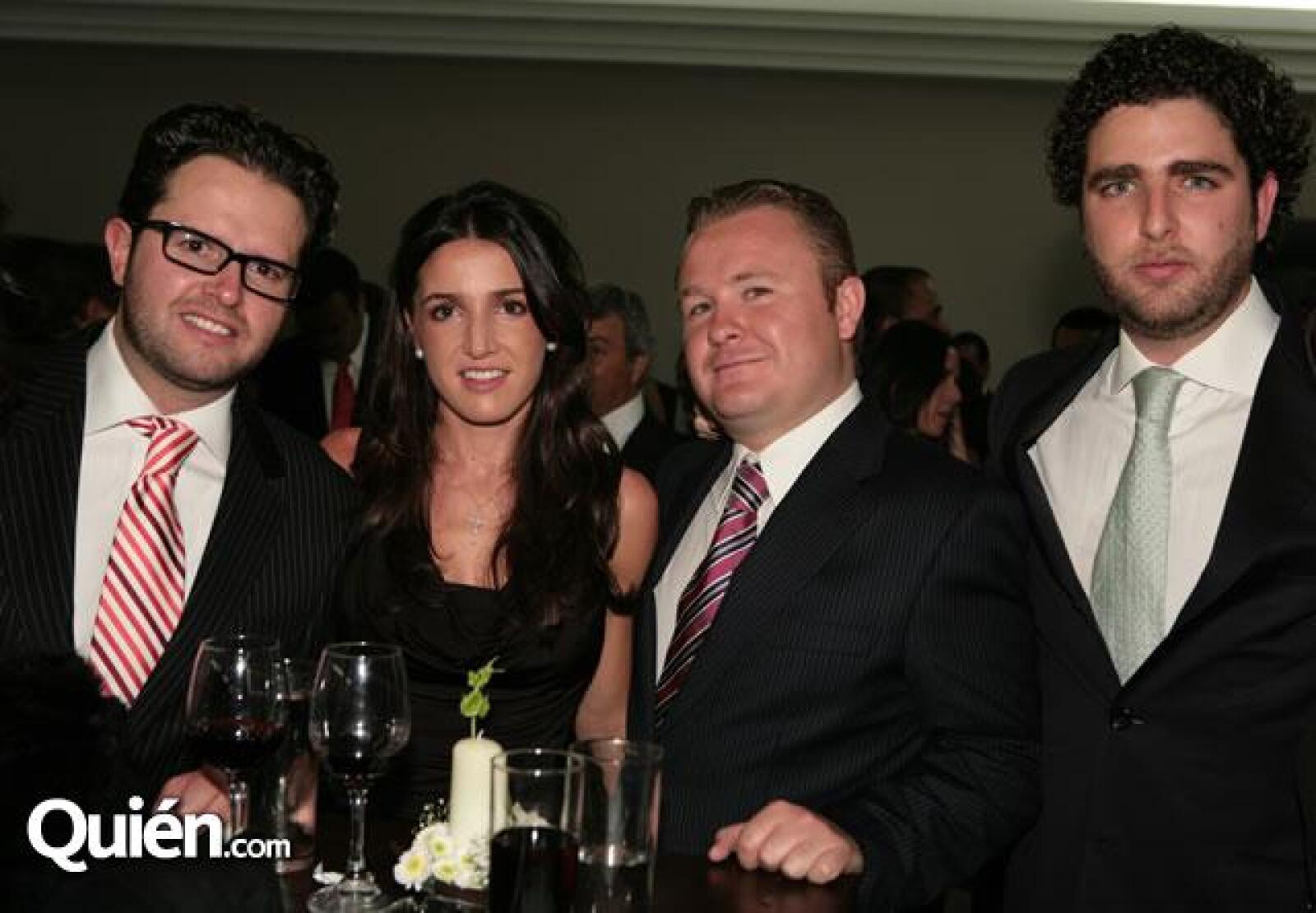 Carlos Orvañanos y María Cardona, se juran amor eterno