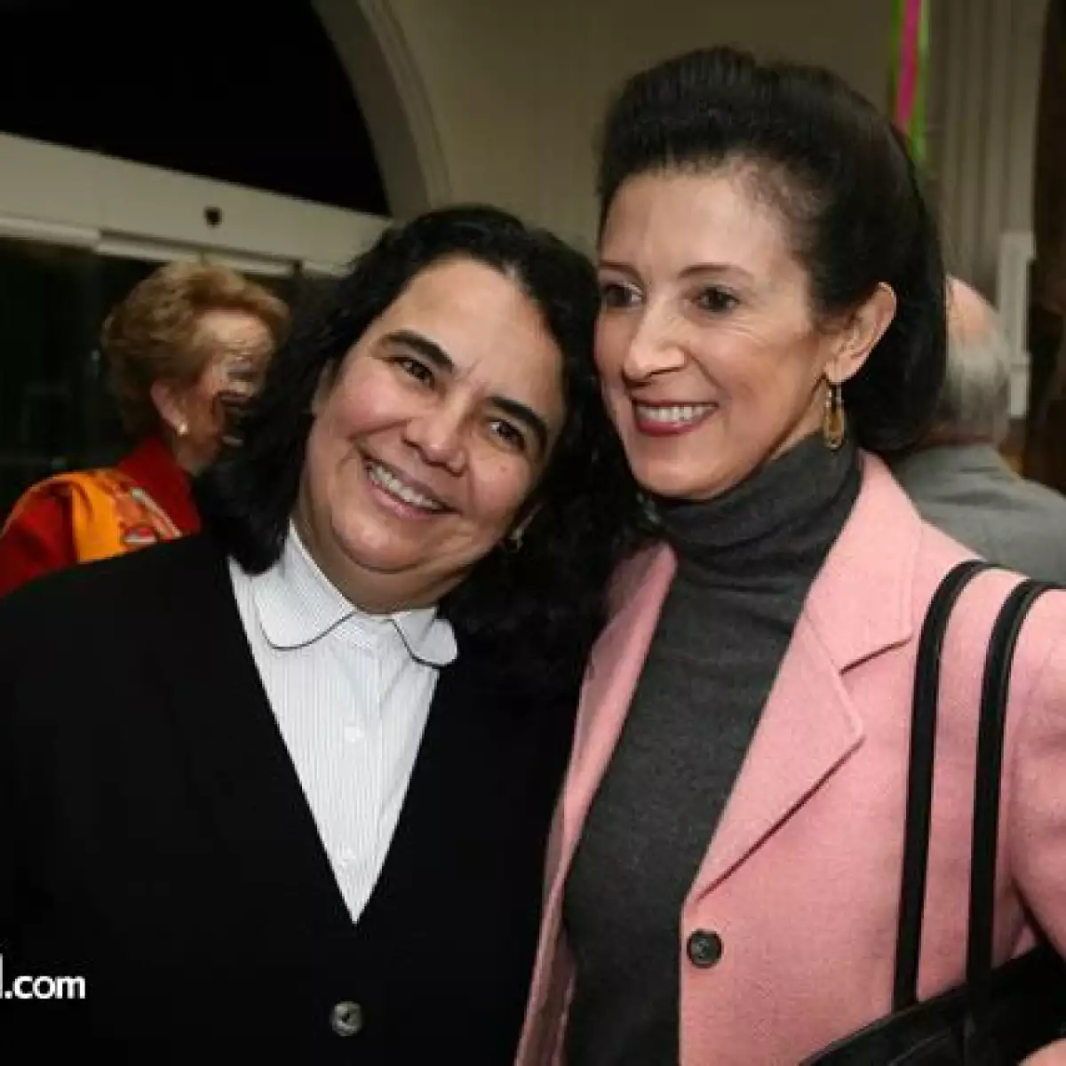 Consuelo Sáizar y Ceci Moctezuma apoyan a los artesanos