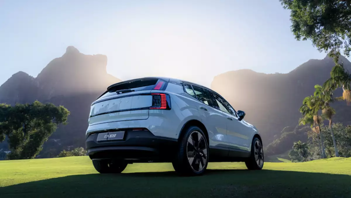 Volvo presenta su auto eléctrico EX30 en Brasil, "la tierra del futuro"