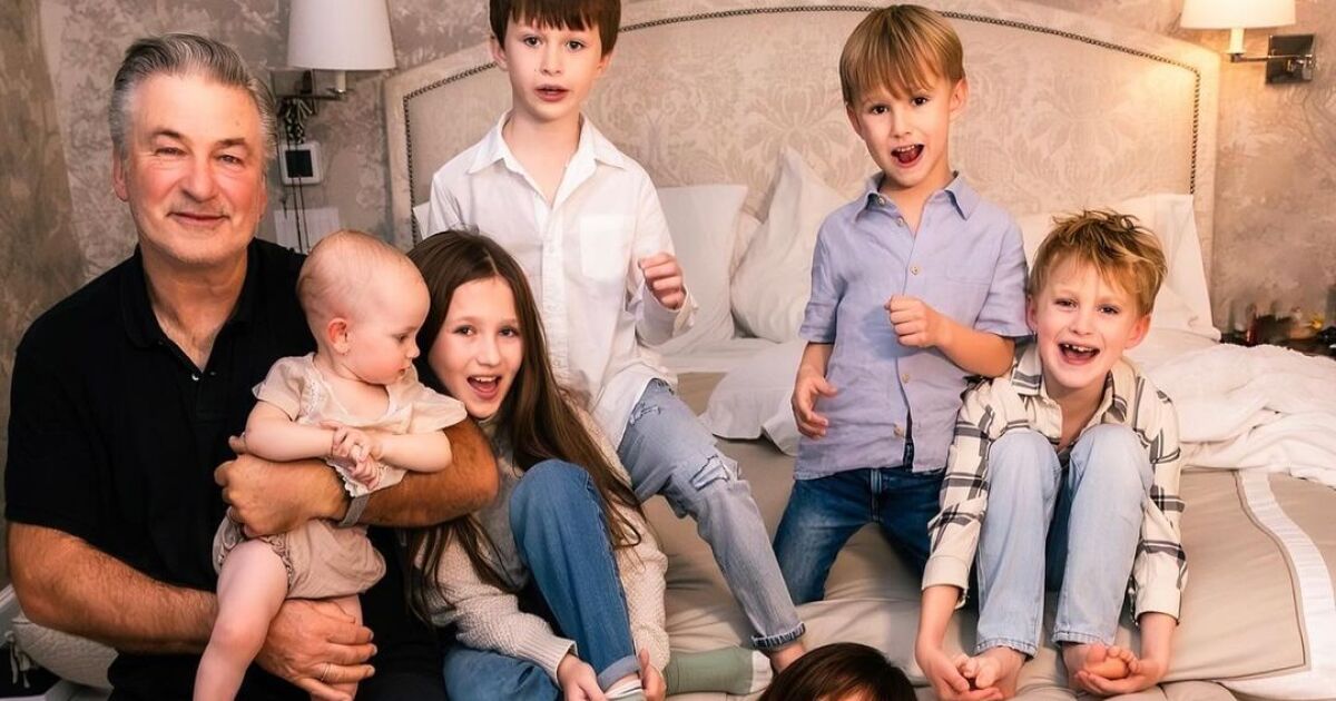 Alec Baldwin y su esposa anuncian reality show con sus siete hijos