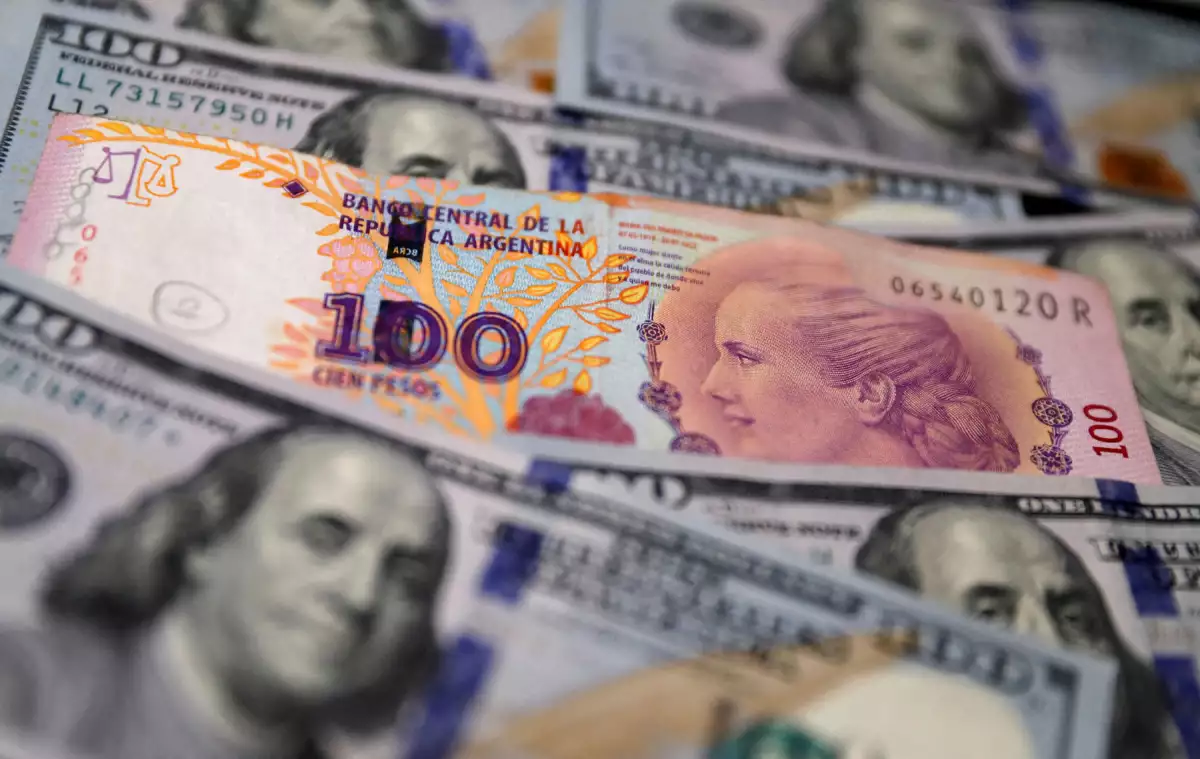 El peso argentino se derrumba a su peor nivel en 30 años: 1,000 pesos ...