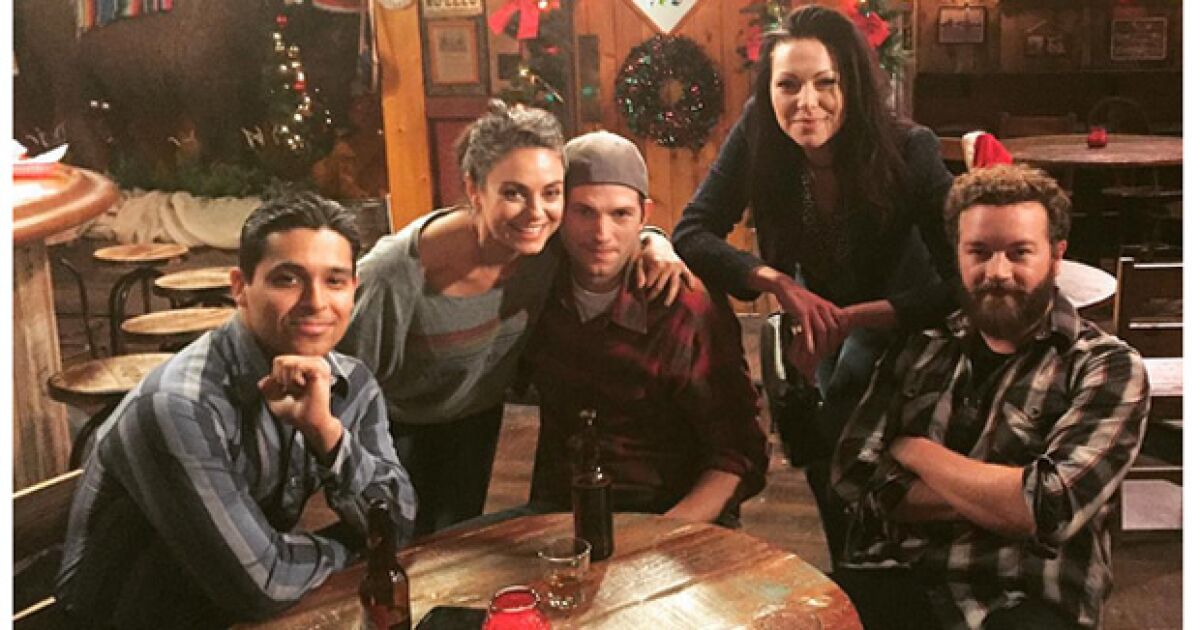 FOTO: Protagonistas de `That ‘70s Show´ juntos en set tras 10 años