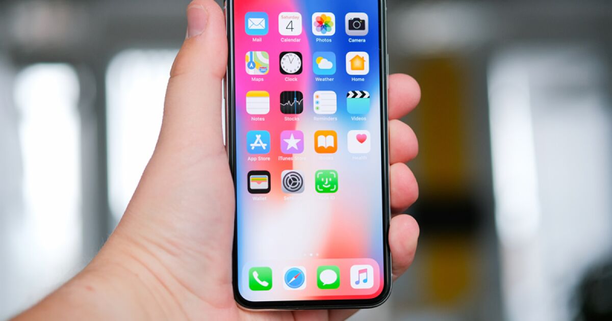 Un iPhone 'gigante' y uno 'low cost', los planes de Apple para 2018