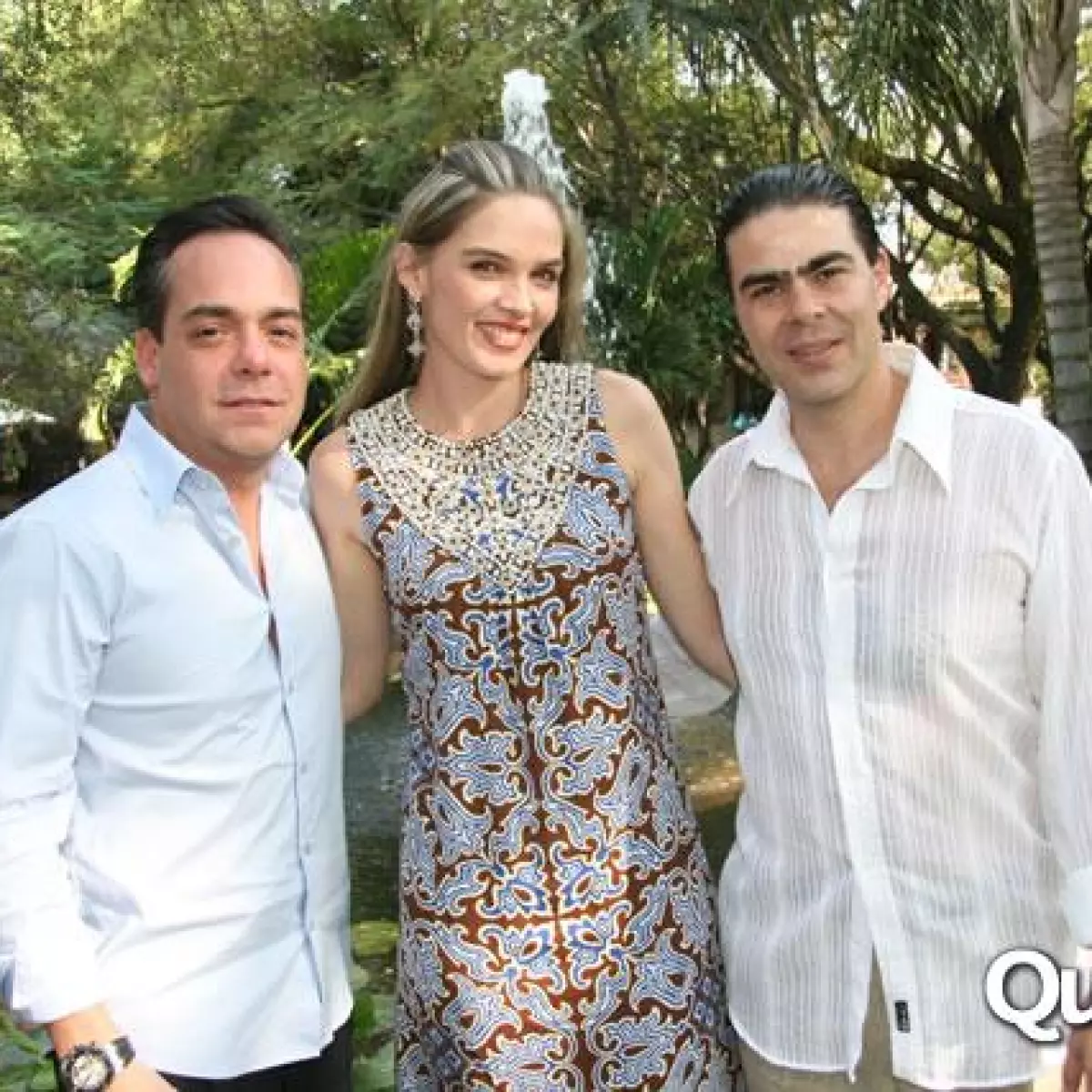 Ricardo y Alina Estrada bautizan a su hijo