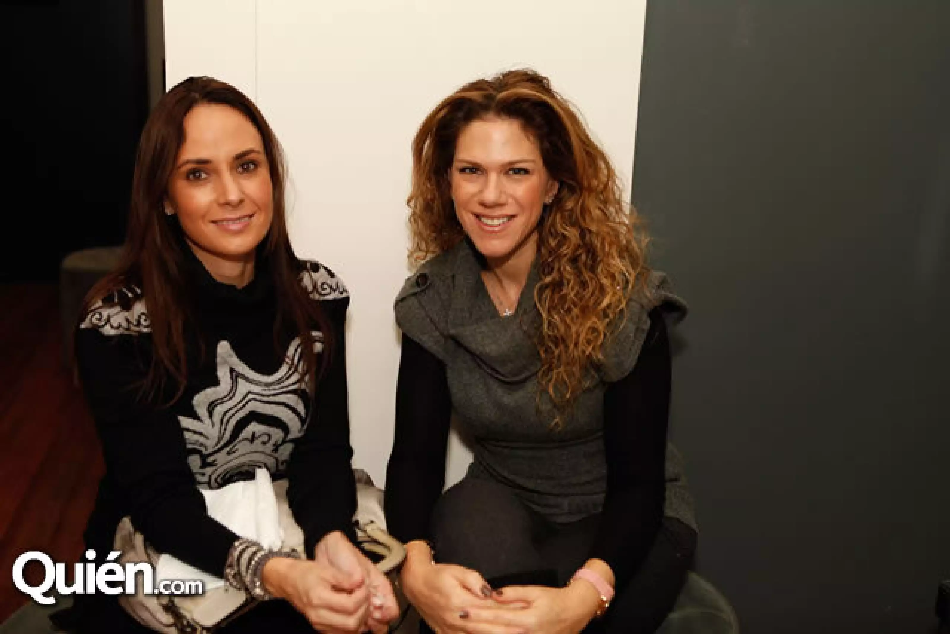 Daniela Magún y Angie Taddei en evento Esteé Lauder
