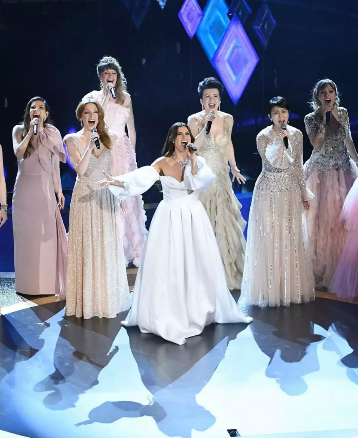 Carmen Sarahí, la mexicana que cantó en los Oscar, nos cuenta su ...