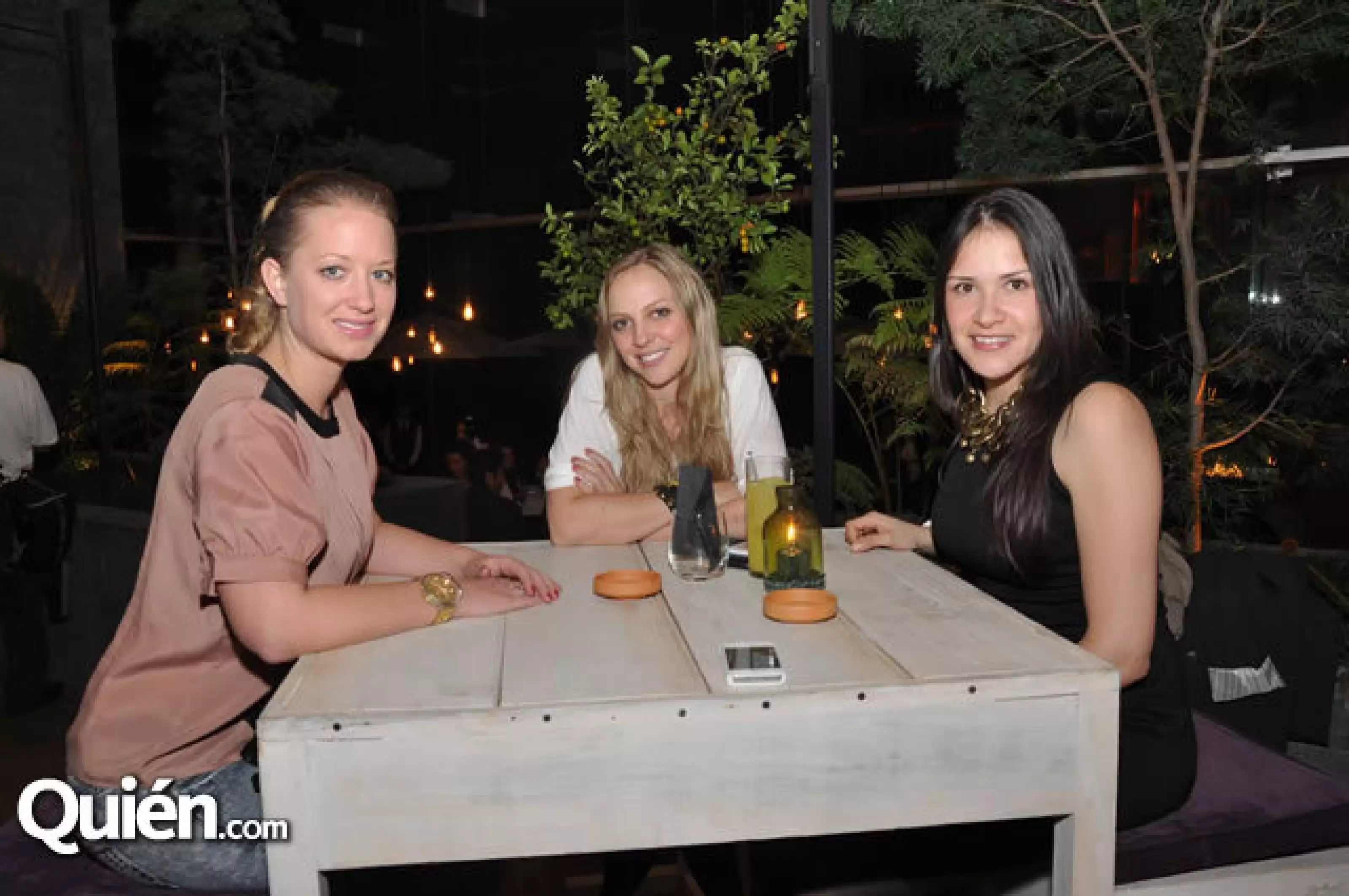 Los hermanos Cuaik inauguran el `Nueve nueve´