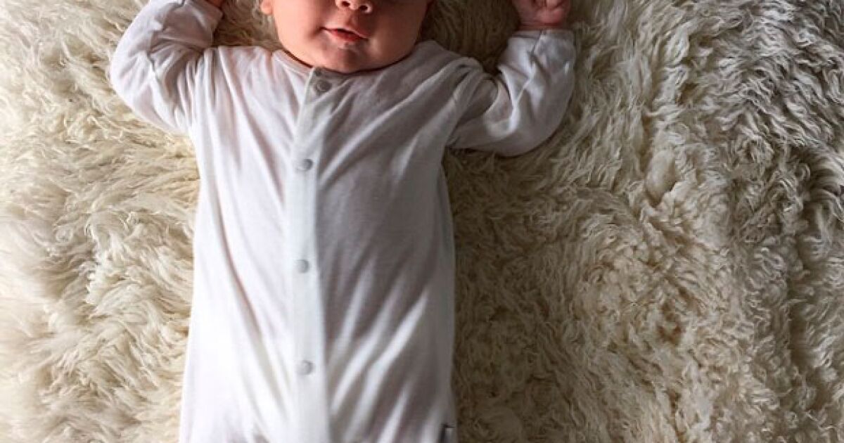 Kourtney Kardashian presenta oficialmente a su bebé Reign Aston Disick