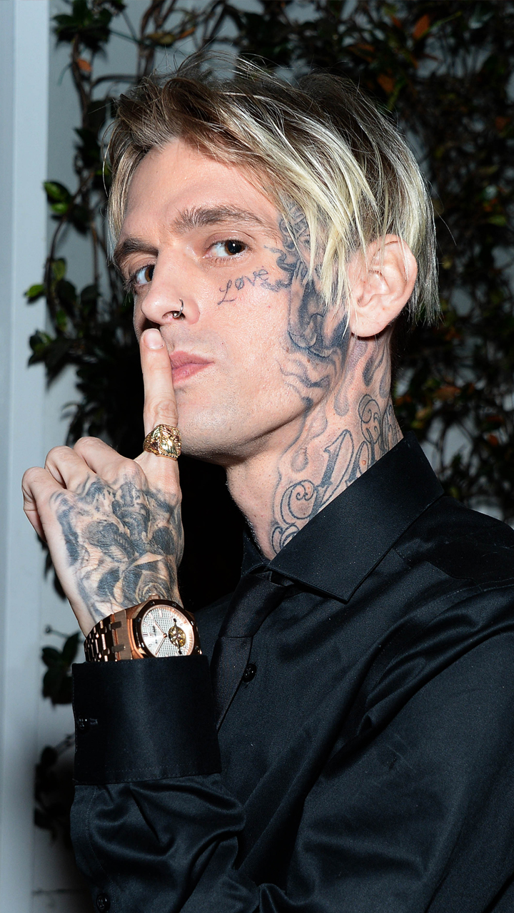 ¿Tatuajes en la cara? La última moda en los famosos